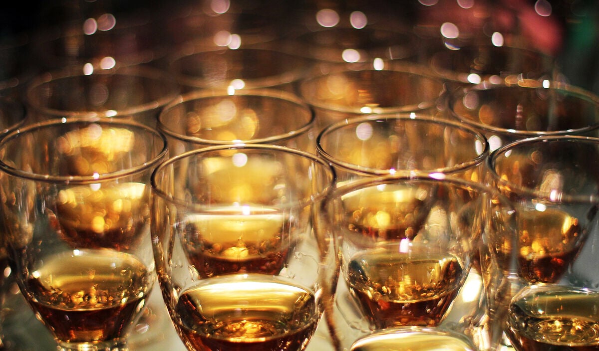 How to Host a Whiskey Tasting Party - The Beer Connoisseur®